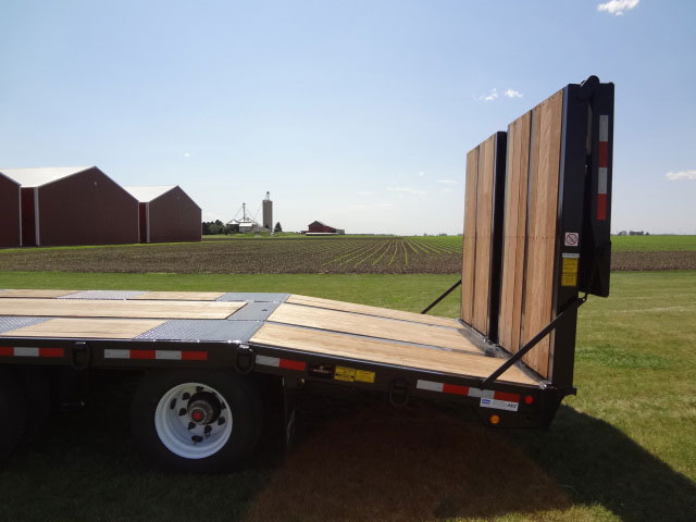 Paver Trailers | Willrett Farms Equipment Sales | Hinkley, IL | Quality ...