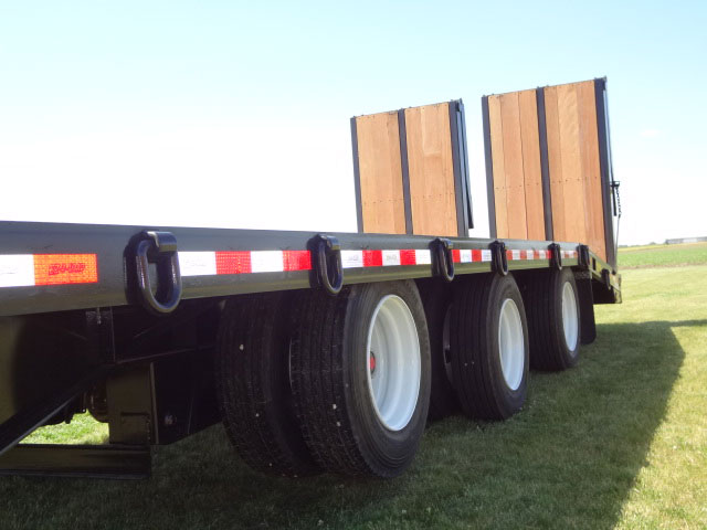Paver Trailers | Willrett Farms Equipment Sales | Hinkley, IL | Quality ...