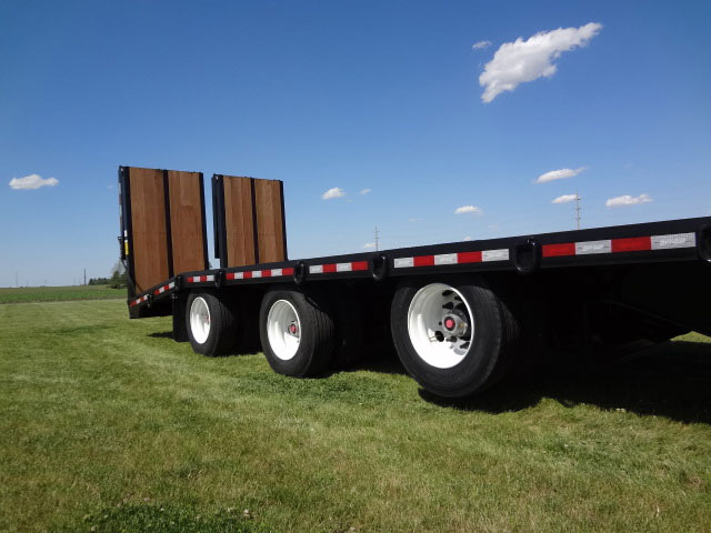 Paver Trailers | Willrett Farms Equipment Sales | Hinkley, IL | Quality ...